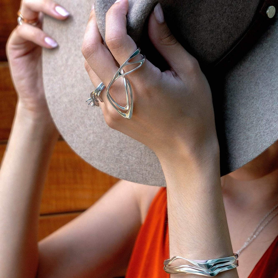 Elegant Mobius Ring | Handcrafted Jewelry by Jenny Wu Lace